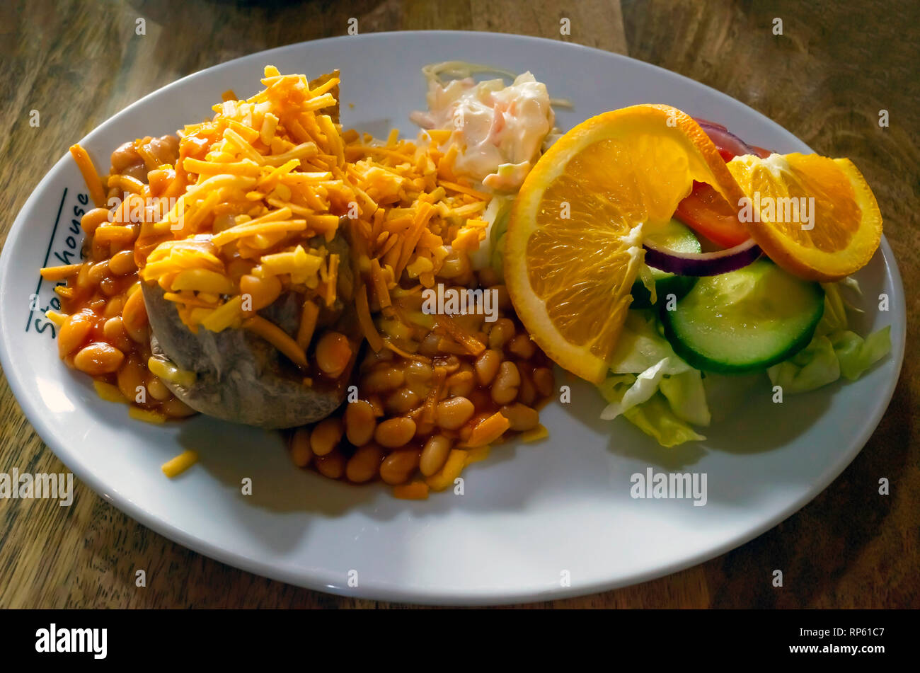 Jacket potato cheese and beans hi-res stock photography and images - Alamy