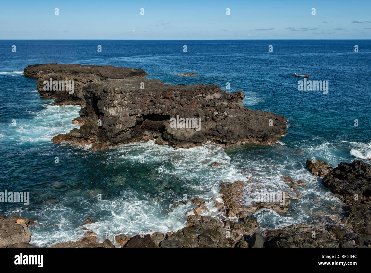 Motu Tau Tara, Ana Kakenga, Easter Island, Chile Stock Photo - Alamy