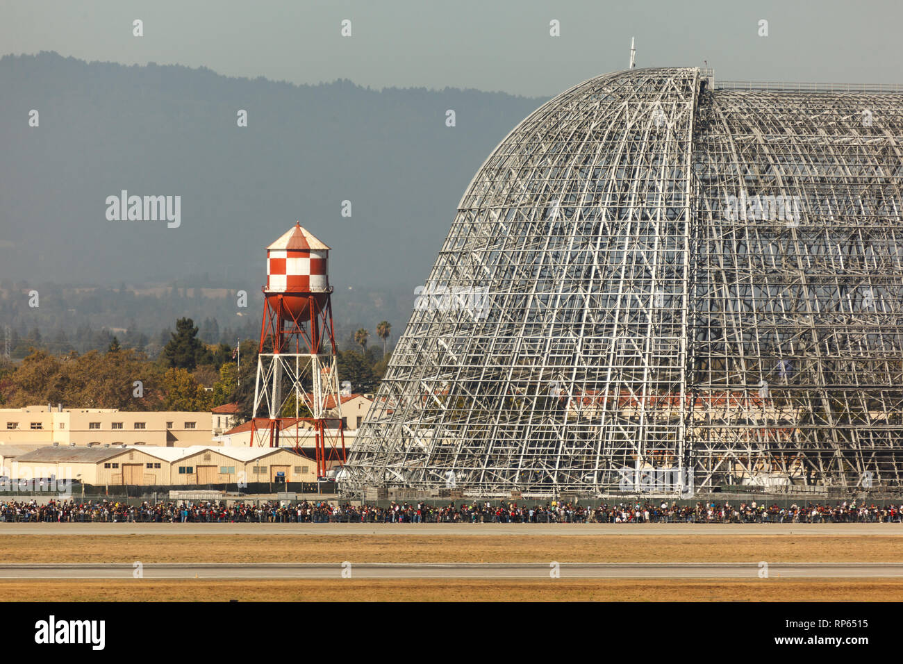 Airplane skeleton hi-res stock photography and images - Alamy