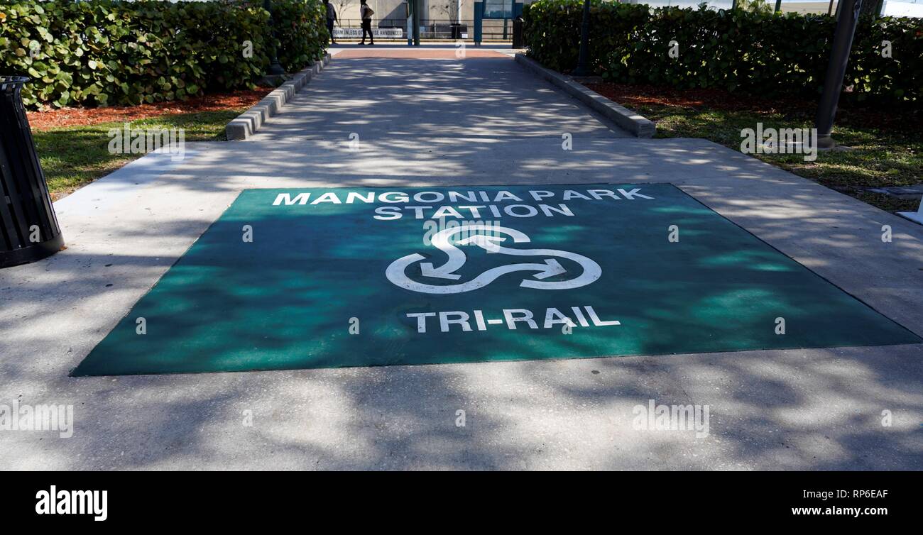 Ground sign hi-res stock photography and images - Alamy