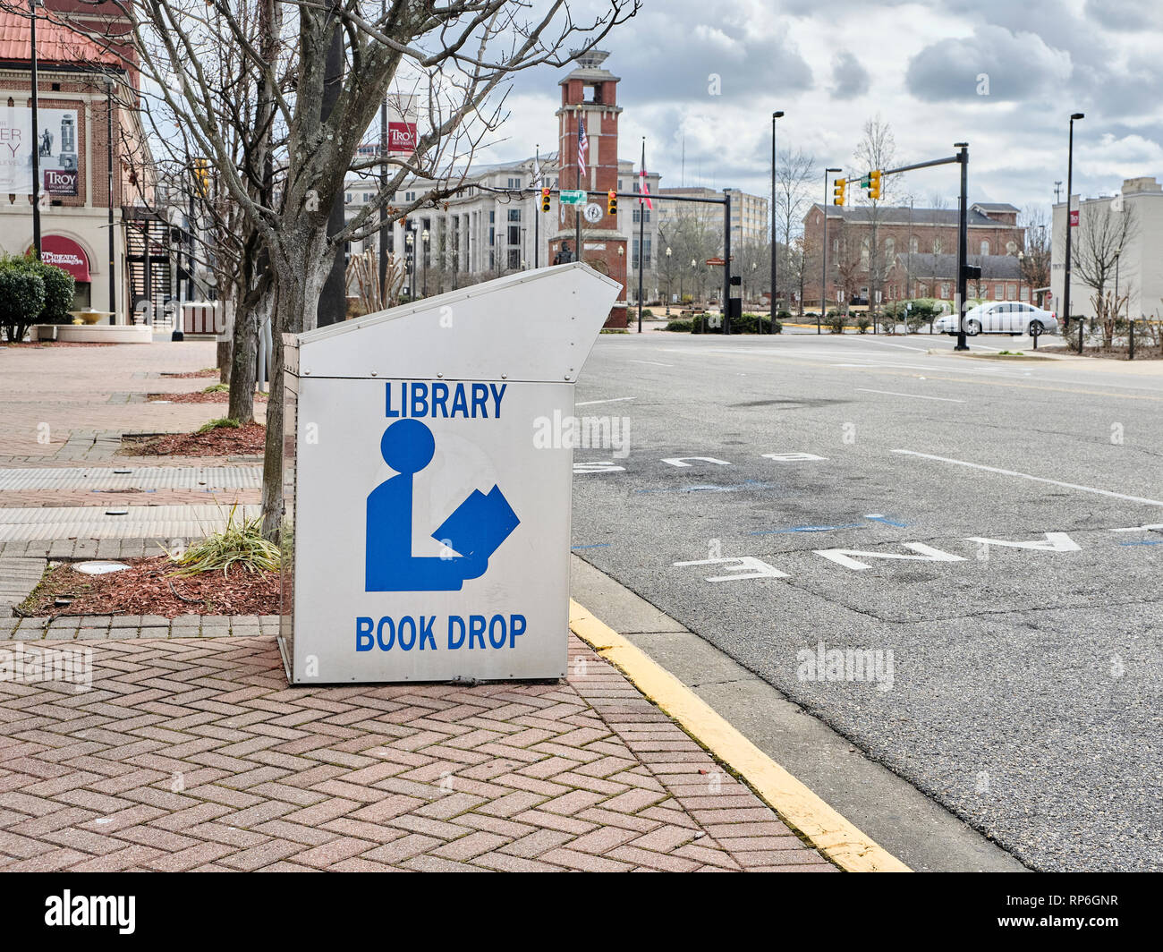 Curb box hi-res stock photography and images - Alamy