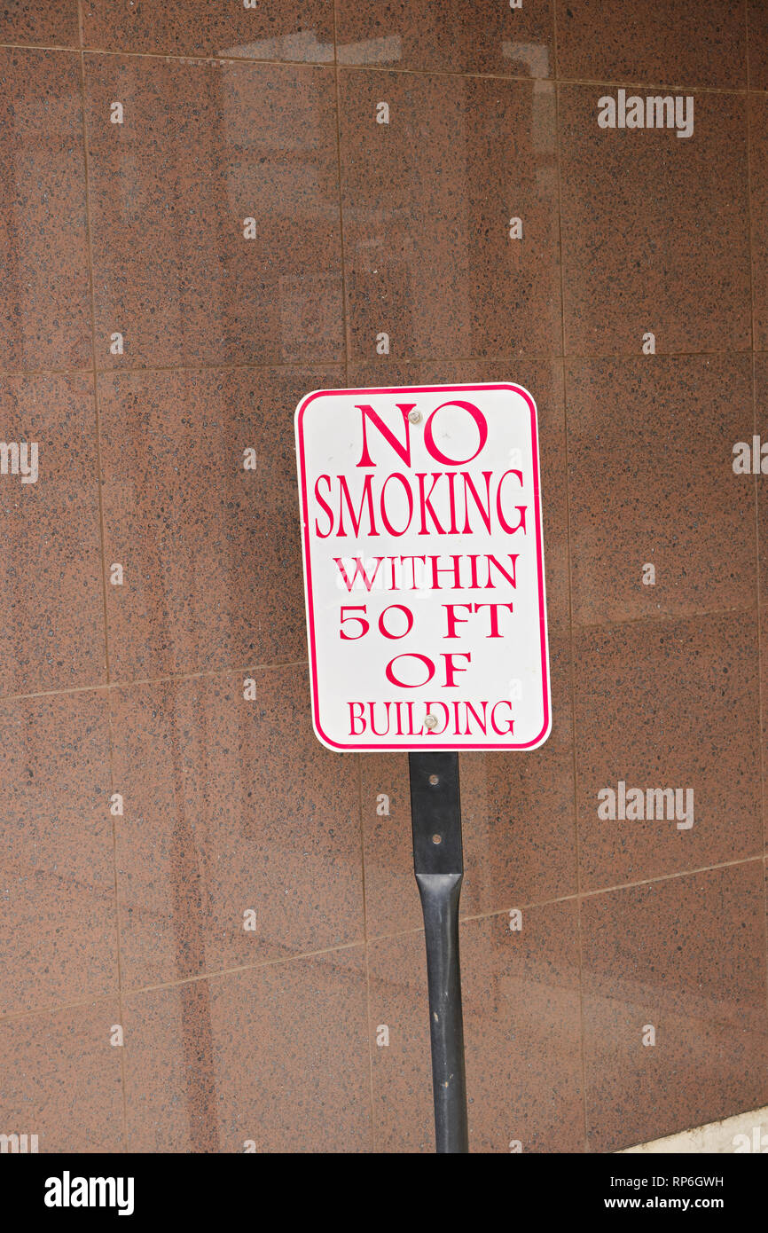 No smoking in this building hi-res stock photography and images - Alamy