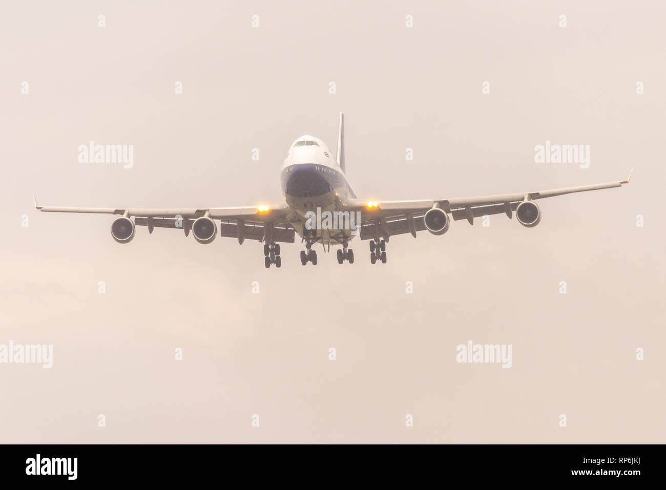 747 100 hi-res stock photography and images - Alamy
