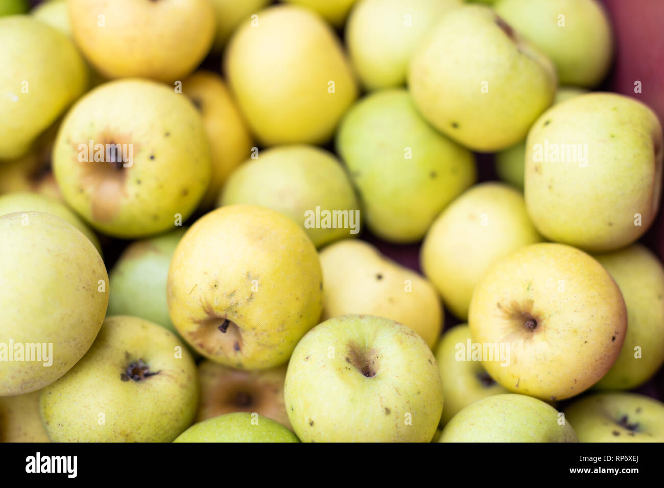 Bushel boxes hi-res stock photography and images - Alamy