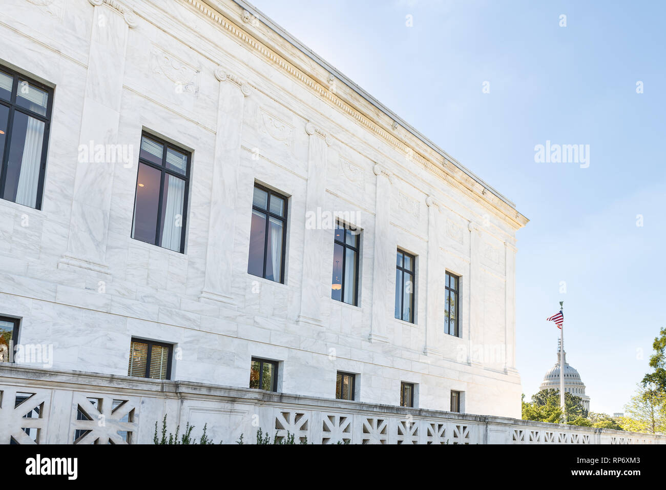 Washington DC, USA Exterior facade of Supreme Court building ...