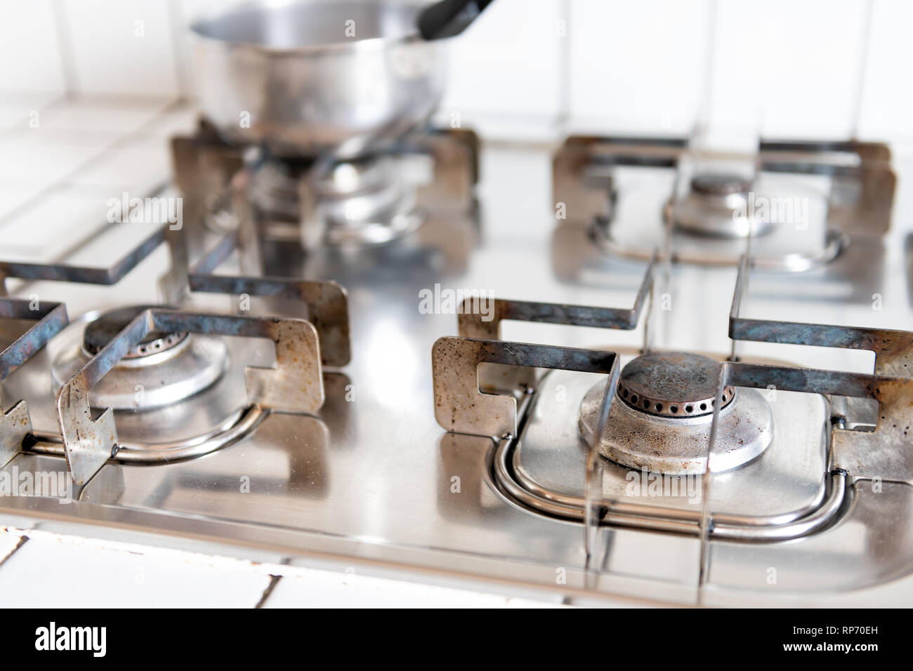 Old gas cooker hi-res stock photography and images - Alamy