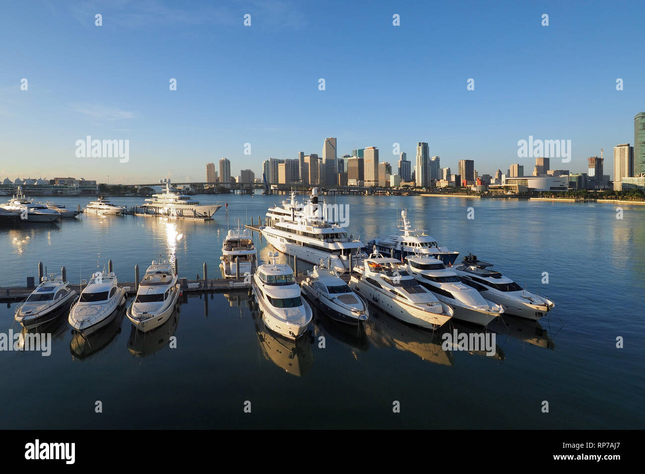 Miami, Florida 11-10-2018 The Island Gardens Deep Harbour super-yacht ...