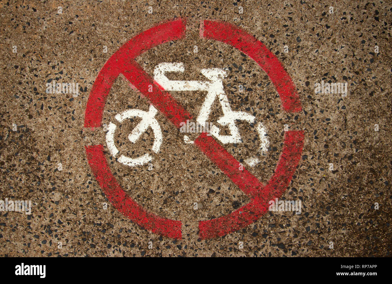 No bicycle sign hi-res stock photography and images - Alamy