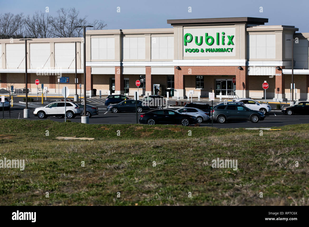 Publix logo hi-res stock photography and images - Alamy