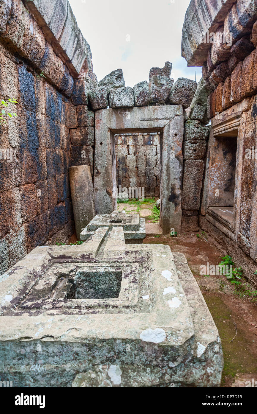 Yonis hi-res stock photography and images - Alamy