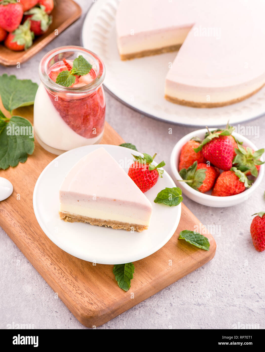 Fromage frais tart hi-res stock photography and images - Alamy