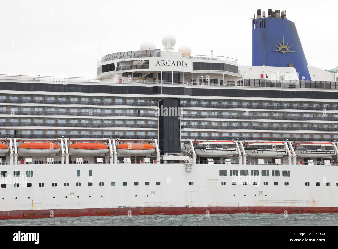 The Arcadia cruise ship moored at the Overseas Passenger Terminal in ...