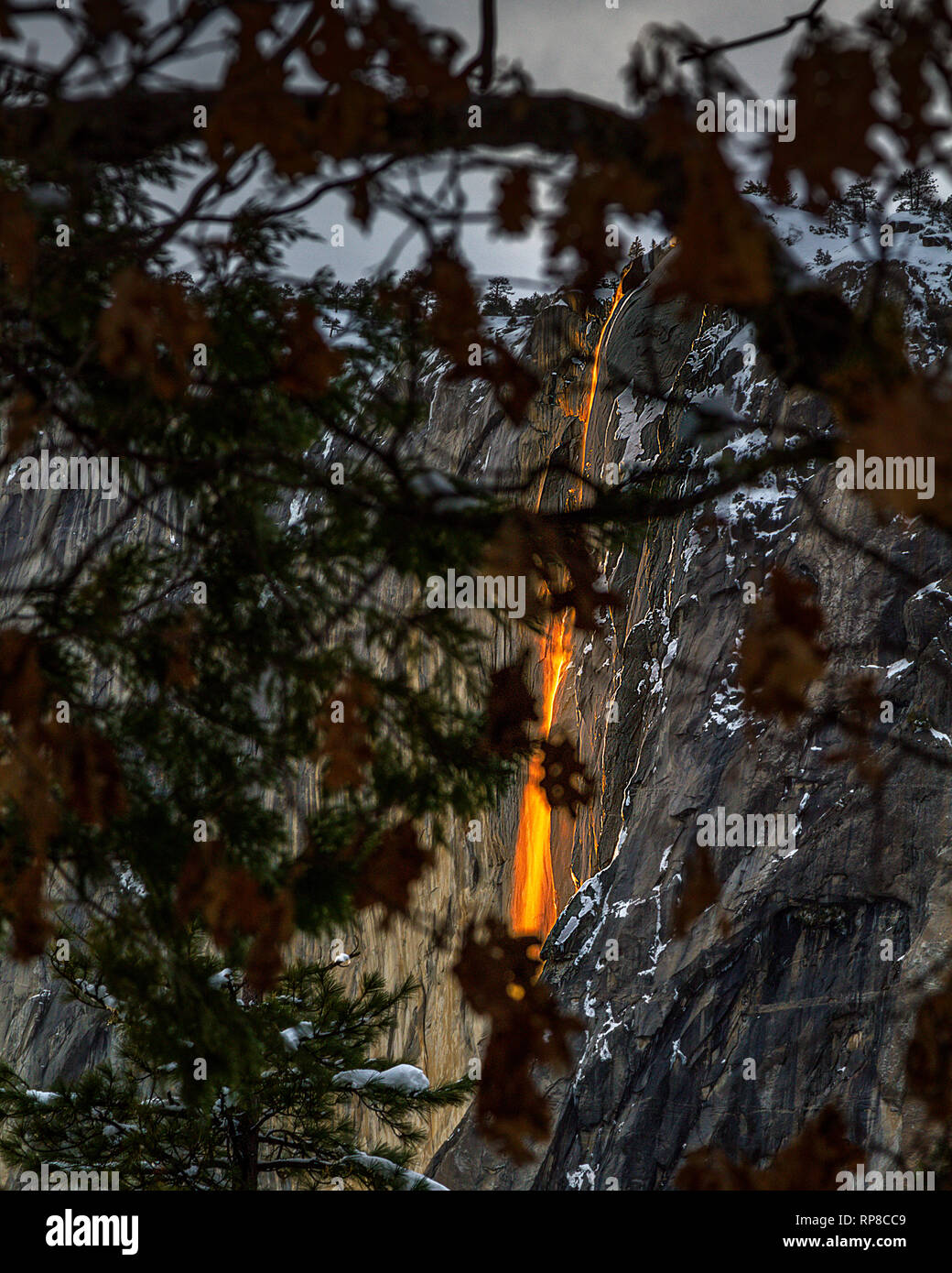 Yosemite firefalls hi-res stock photography and images - Alamy