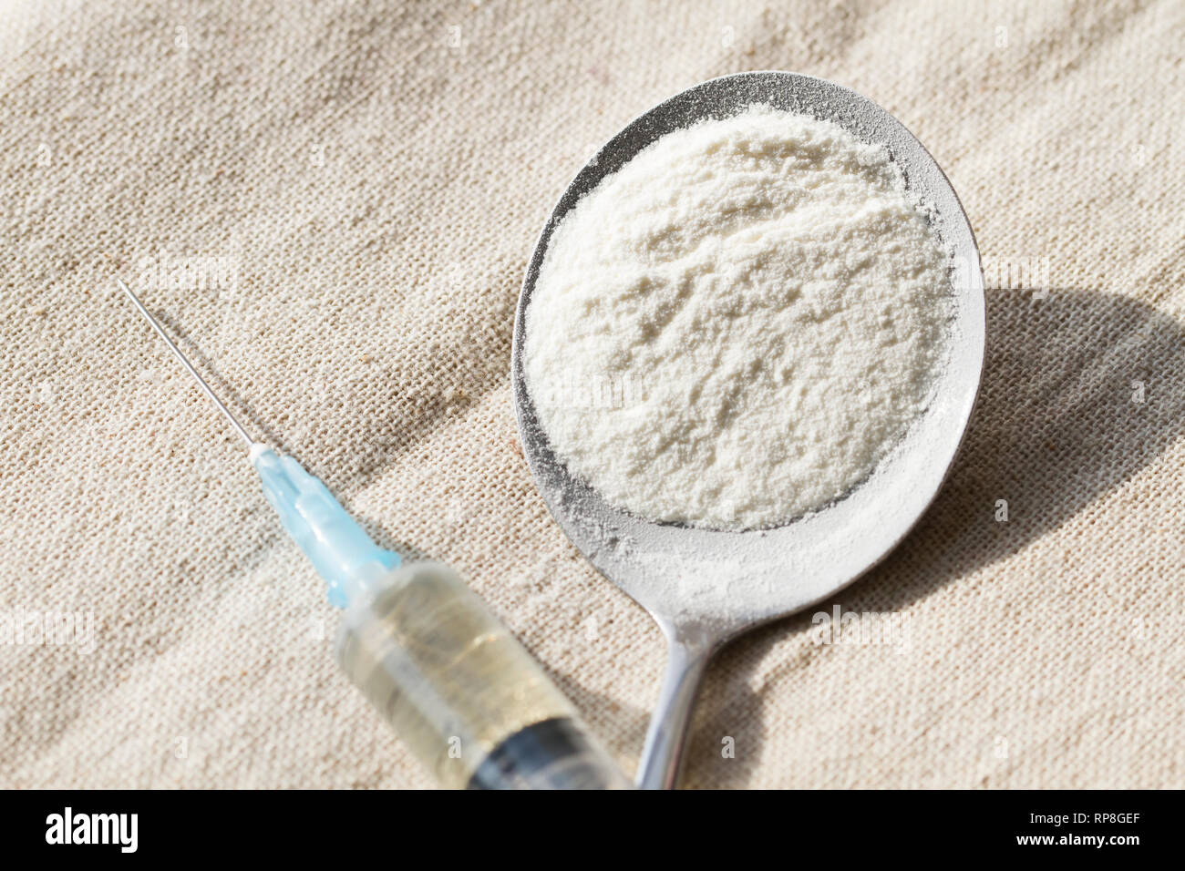 Injection medicine hi-res stock photography and images - Alamy