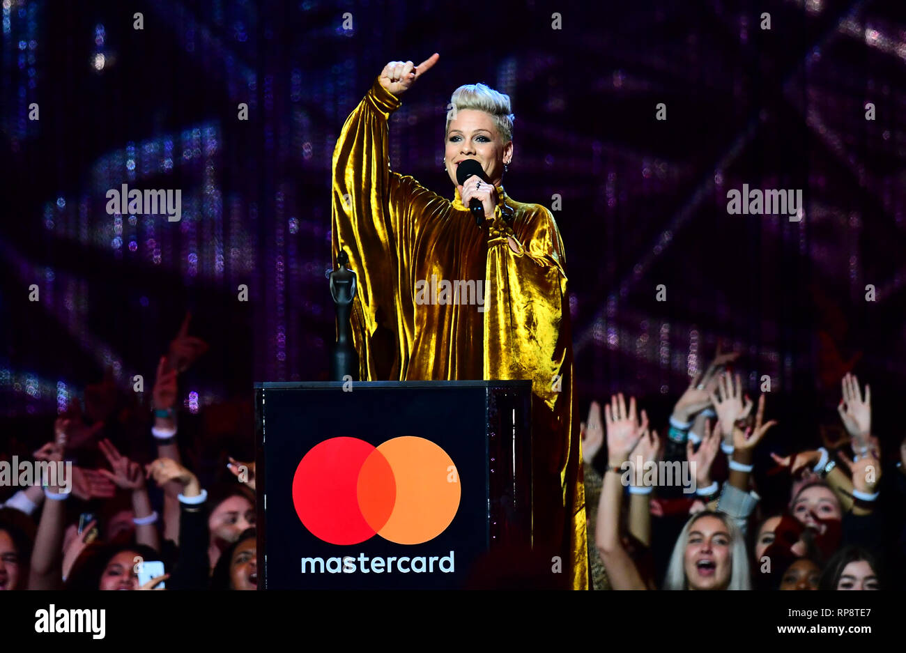 Pink accepts award hi-res stock photography and images - Alamy