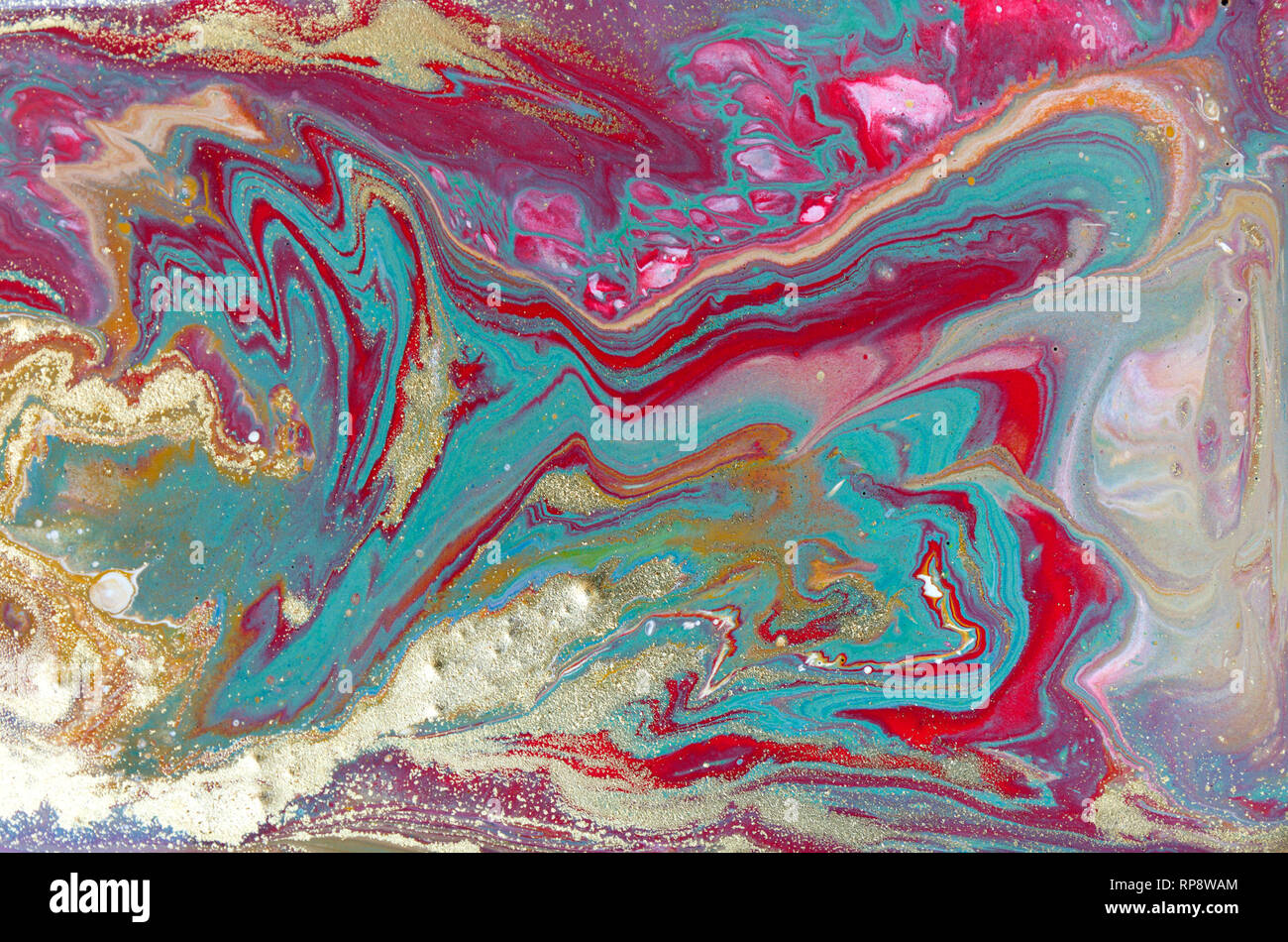 Liquid gold splash hi-res stock photography and images - Alamy