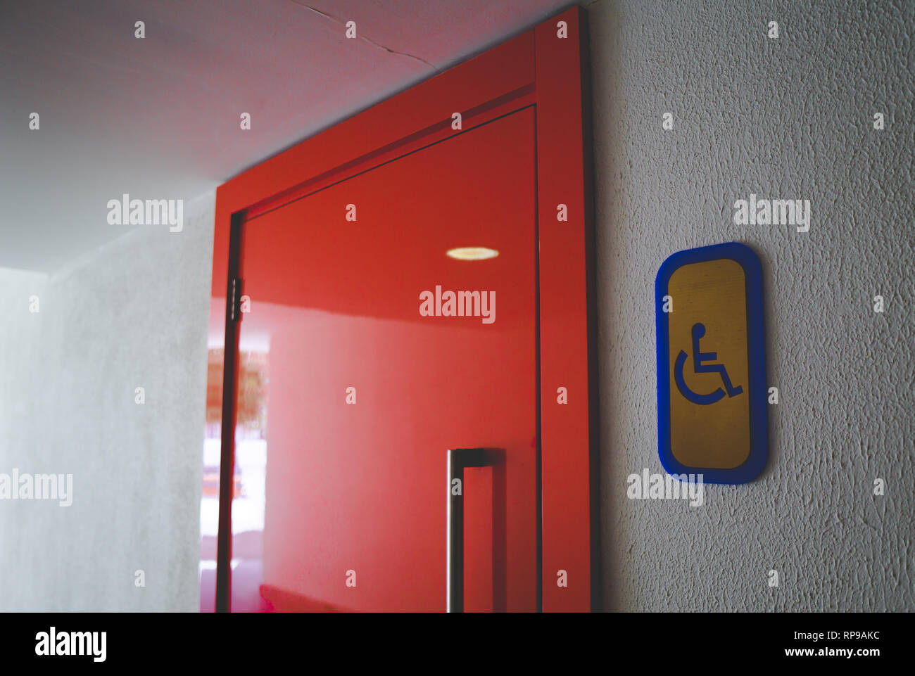 Disabled toilet sign hi-res stock photography and images - Alamy