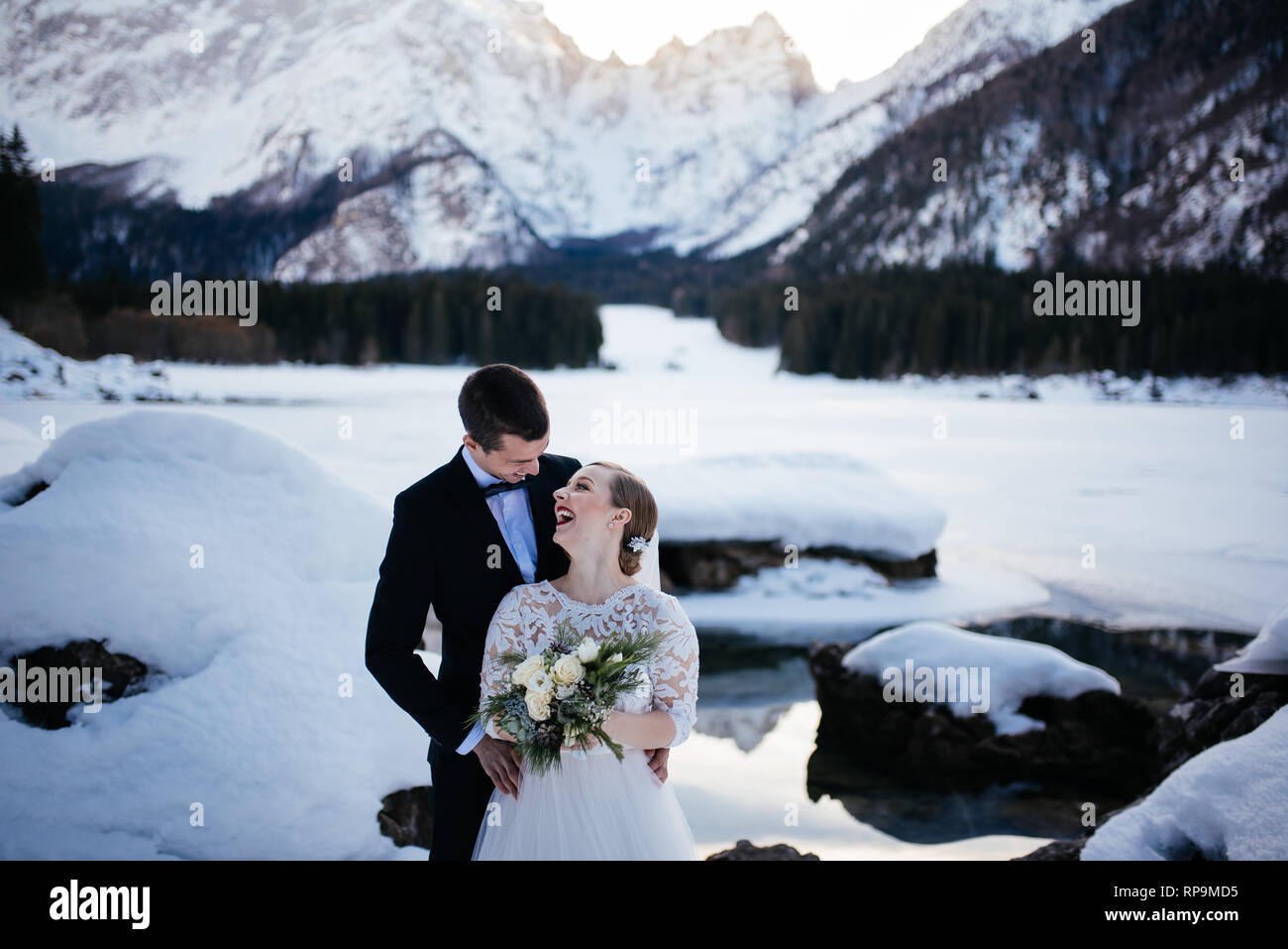 Ice and snow wedding hi-res stock photography and images - Alamy