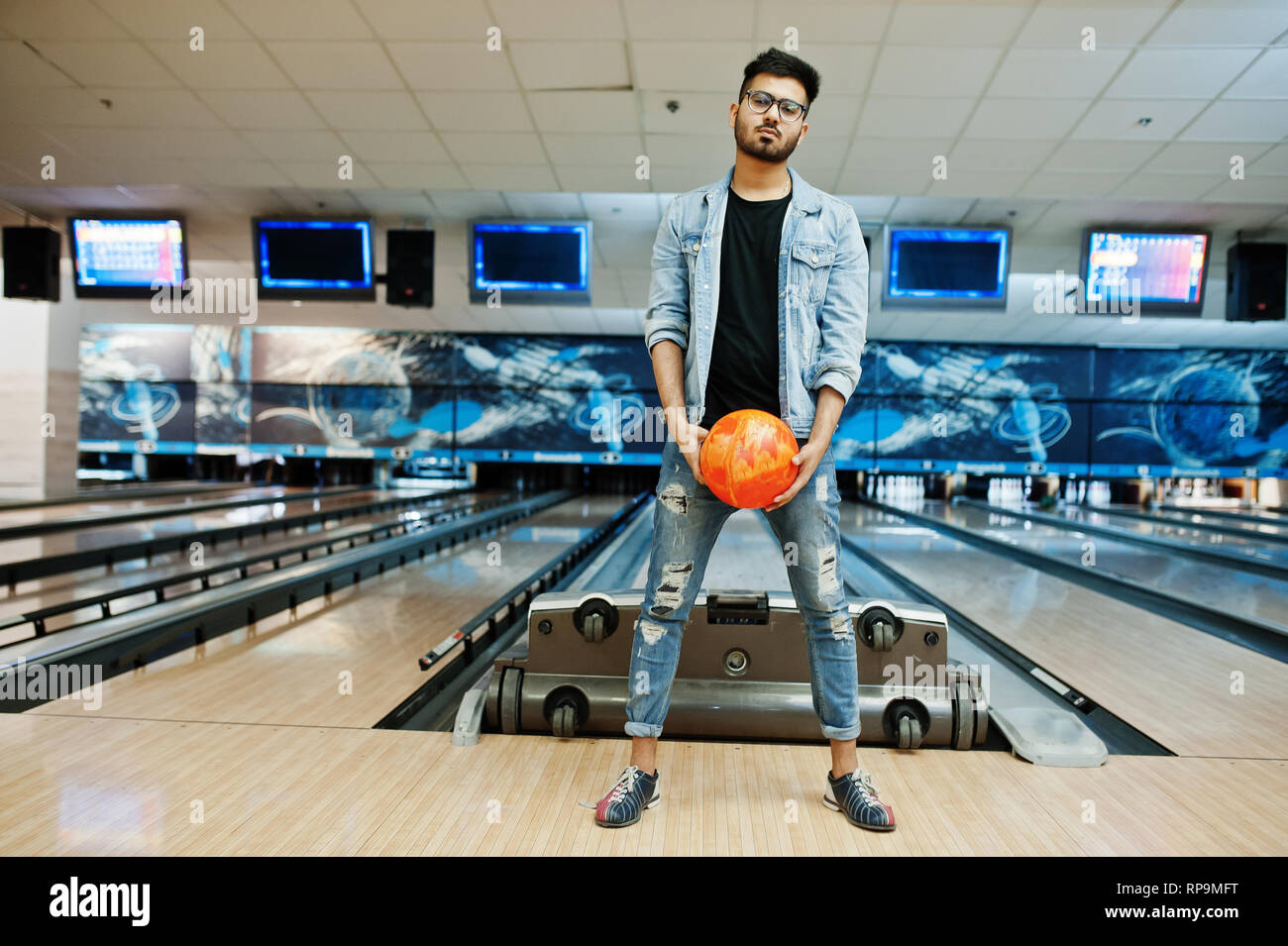 Japanese bowling alley hi-res stock photography and images - Alamy