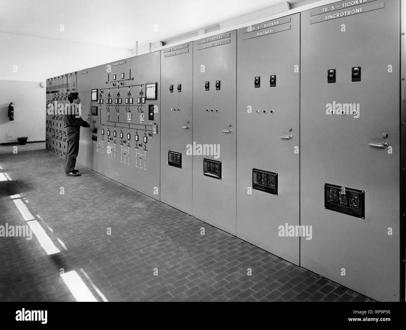 Electric central framework of the laboratory for Nuclear Research ...
