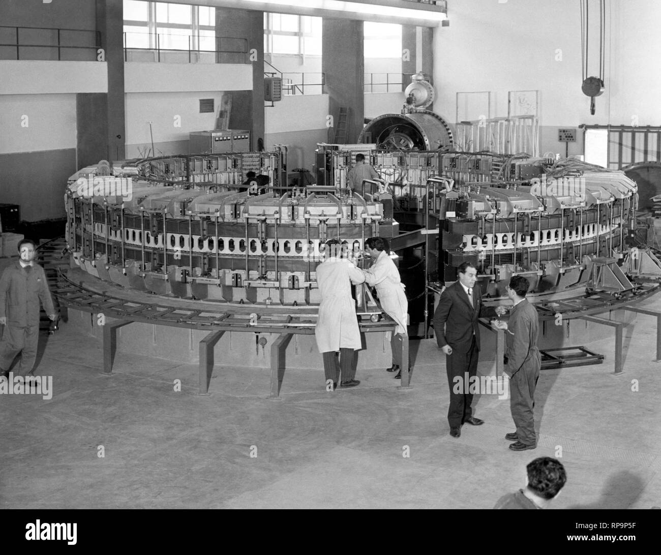 Synchrotron radiation hi-res stock photography and images - Alamy