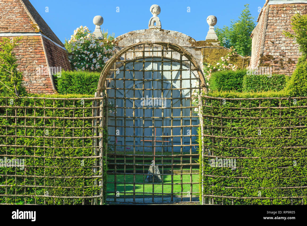 Monastery garden hi-res stock photography and images - Alamy