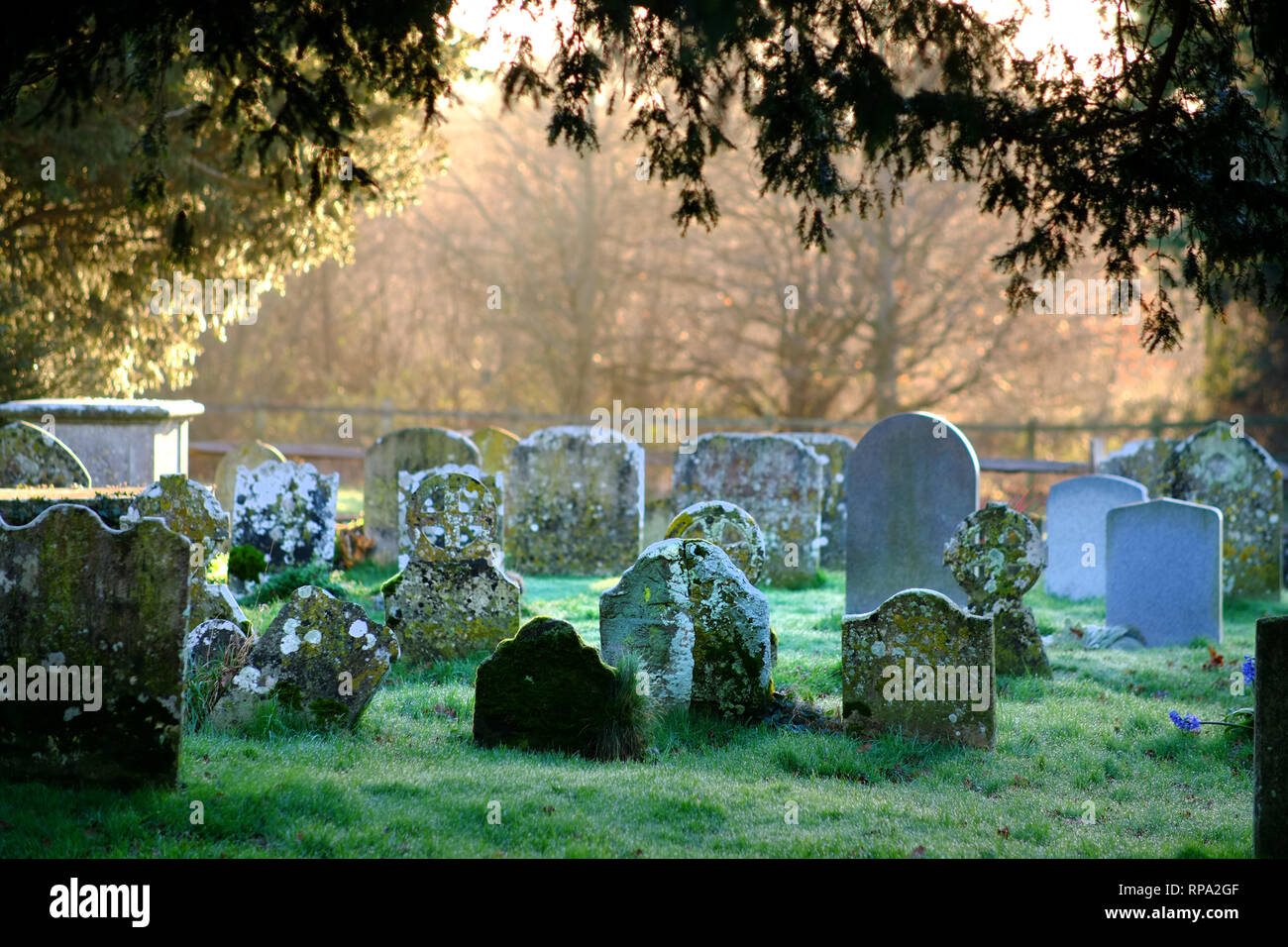 Graves in churchyard hi-res stock photography and images - Alamy