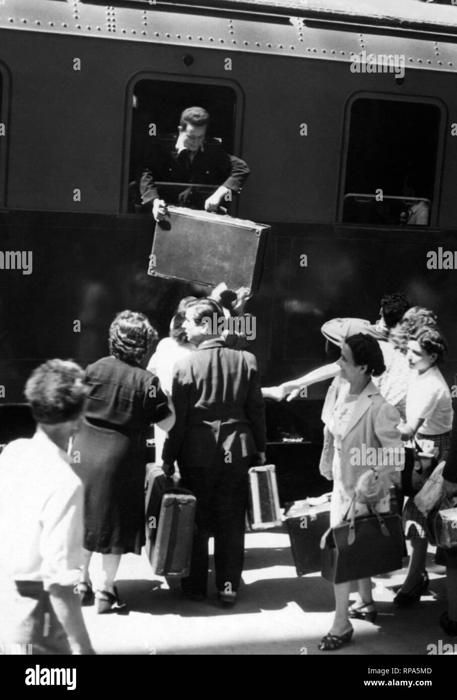 1950 train hi-res stock photography and images - Alamy