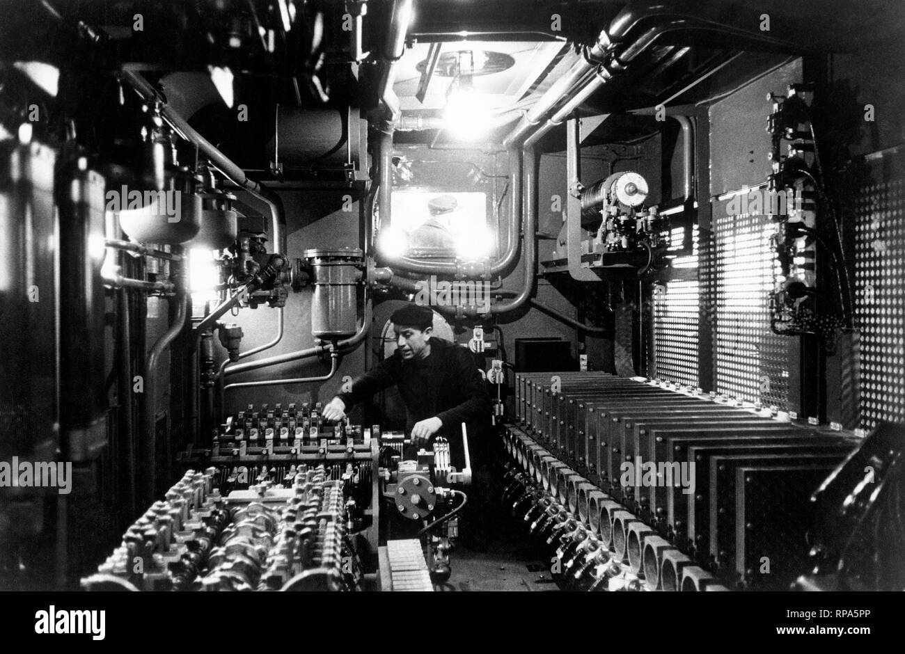 Examining engine archive hi-res stock photography and images - Alamy