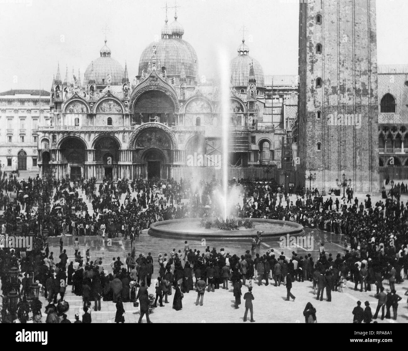 italy, veneto, venice, piazza san marco, fountain 1887 Stock Photo - Alamy