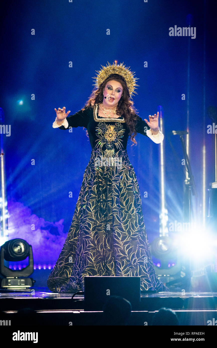HOLLYWOOD FL - FEBRUARY 20: Sarah Brightman performs during her Hymn ...