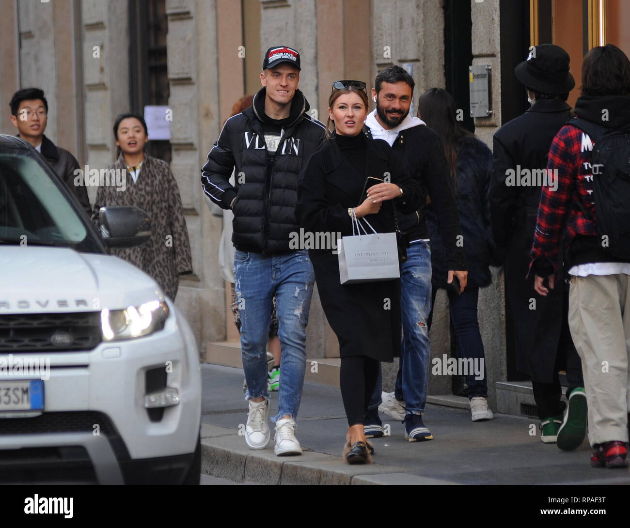 Milan, Piatek and girlfriend walking in the center - The striker of ...
