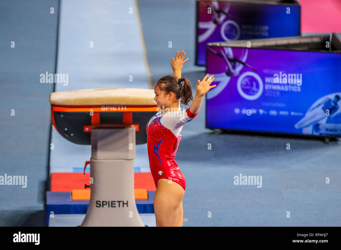 Gymnast jumping on vault hi-res stock photography and images - Alamy