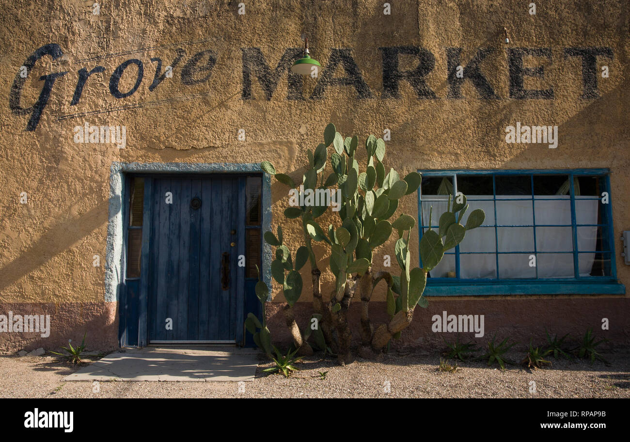 Grove market hi-res stock photography and images - Alamy