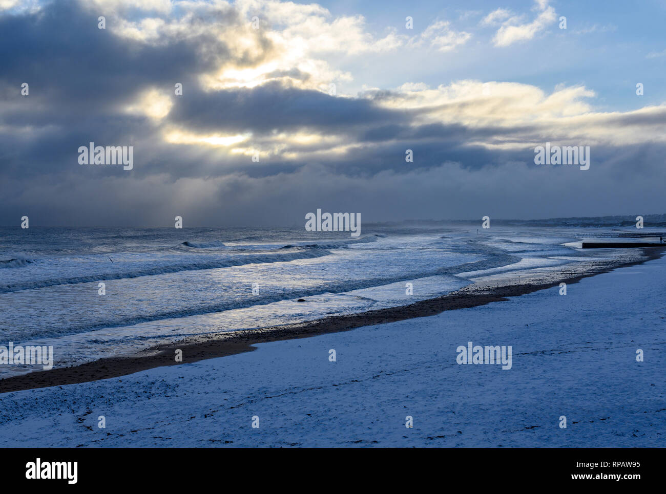 Northumberland uk beach winter hi-res stock photography and images - Alamy