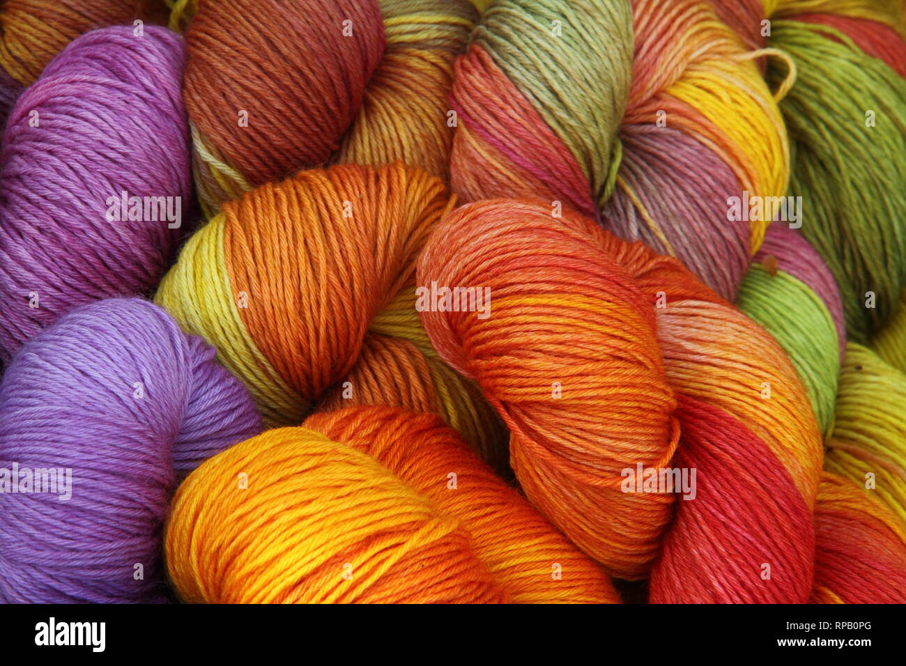 Cotton wool balls hi-res stock photography and images - Alamy