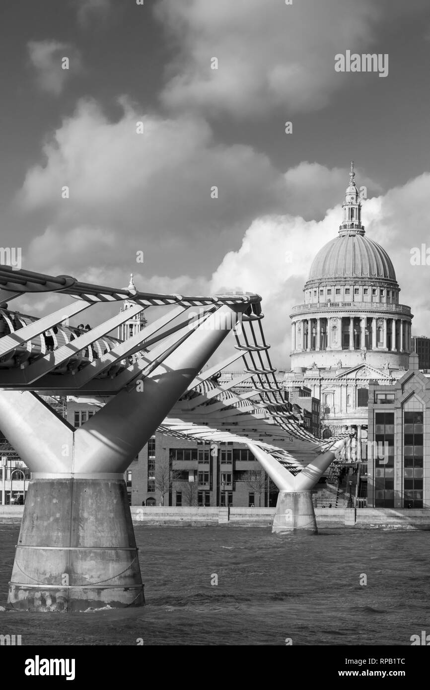 London in February Stock Photo - Alamy