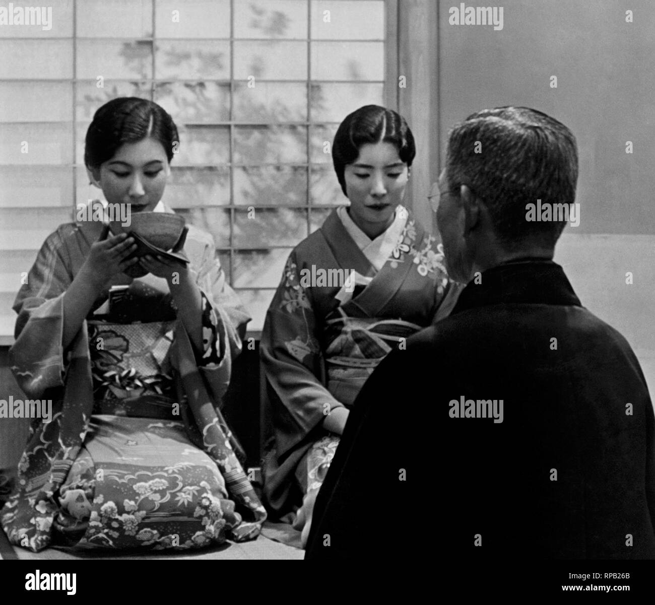 Geisha Japan And Back View High Resolution Stock Photography and Images ...