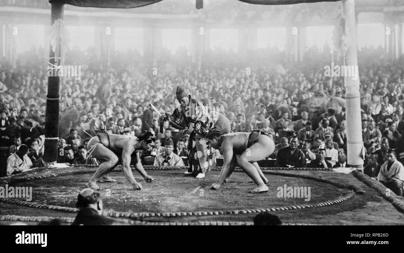 japan, tokyo, competition among sumo wrestlers in Tokyo, 1930-40 Stock ...
