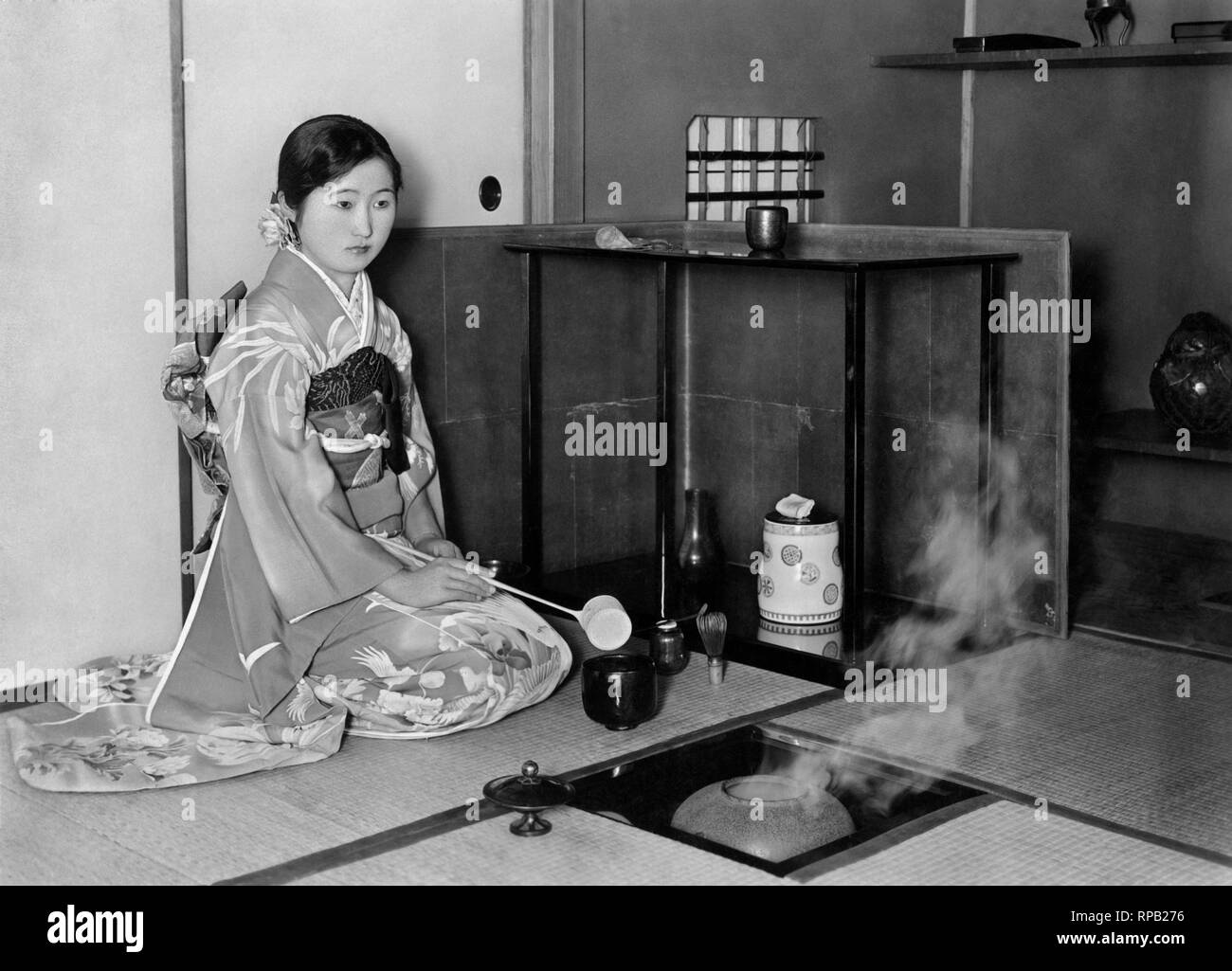 Black and white kyoto japan architecture hi-res stock photography and ...