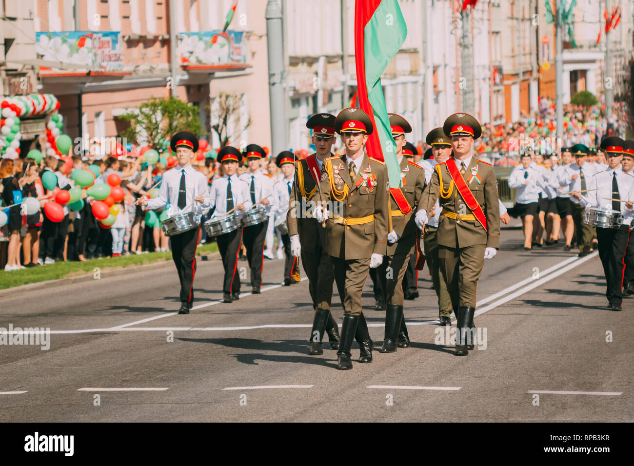 Soviet flag walks hi-res stock photography and images - Alamy