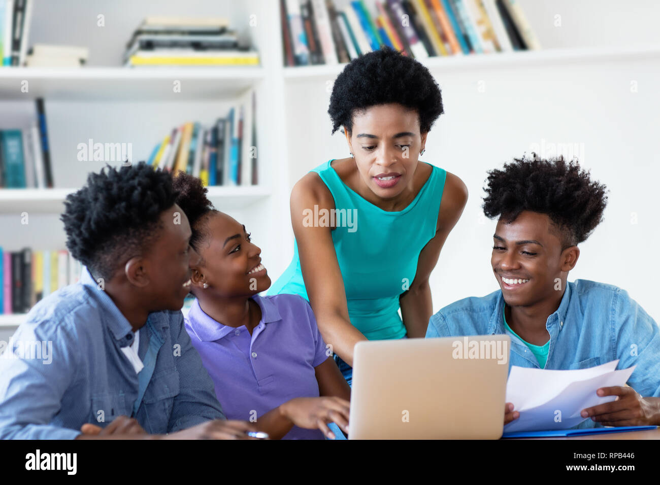 African teens class hi-res stock photography and images - Alamy