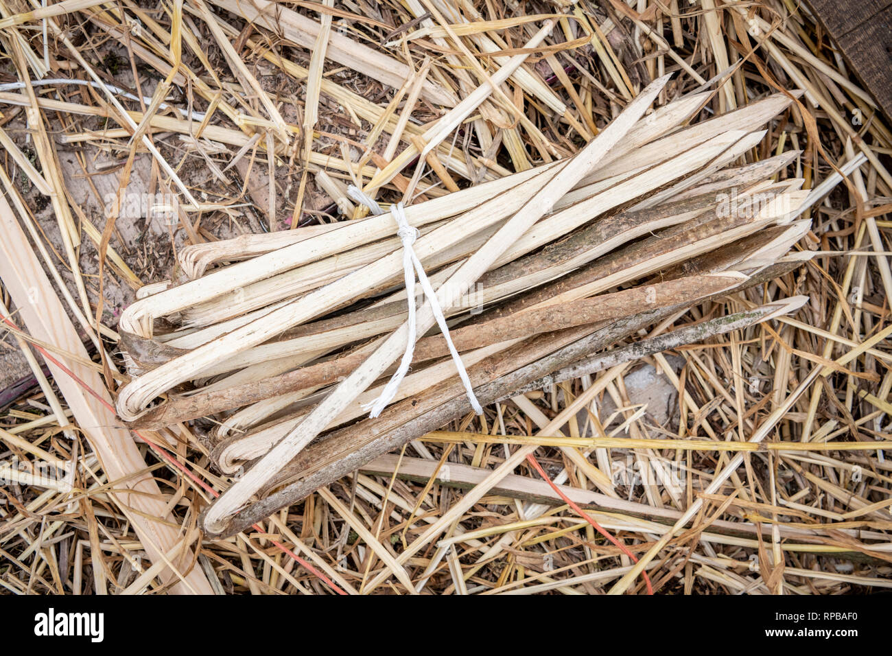 Thatching roofs hi-res stock photography and images - Alamy
