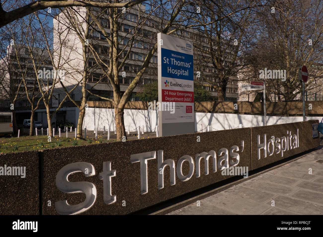 Hospital building exterior no people hi-res stock photography and ...