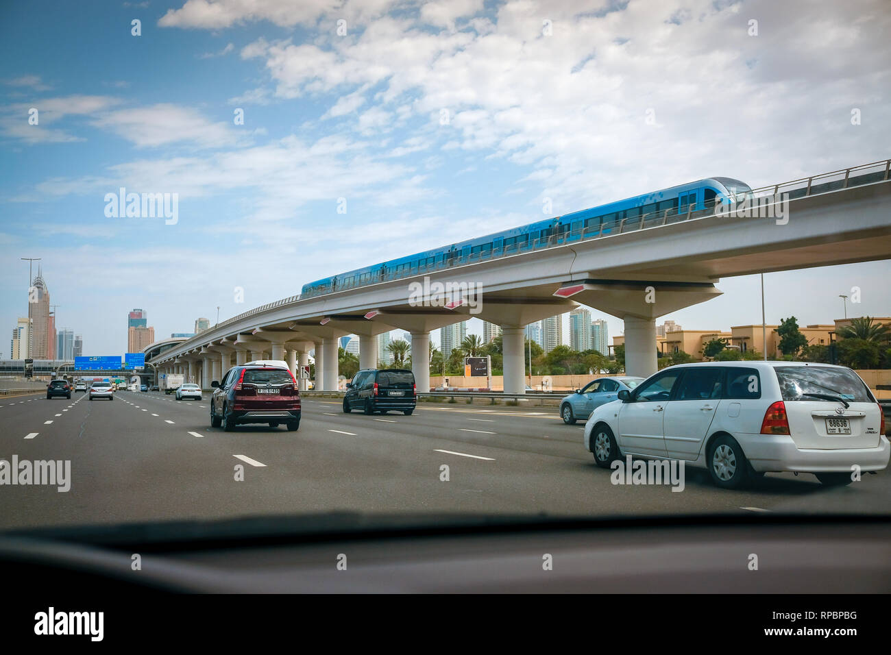 Feb 11, 2019 - Duabi UAE: Dubai Metro can bee seen on the Metro bridge ...