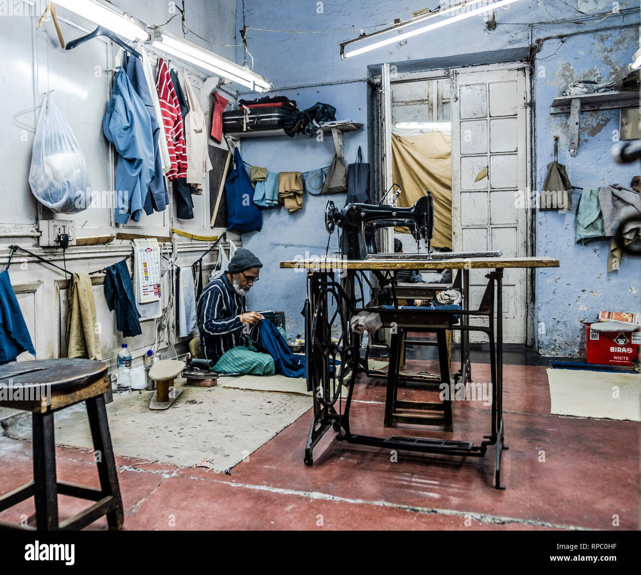 Indian tailoring hi-res stock photography and images - Alamy