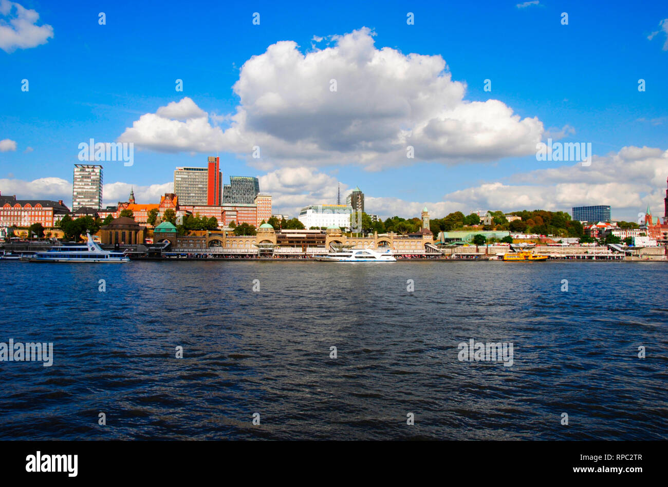 Hamburg opera house hi-res stock photography and images - Alamy