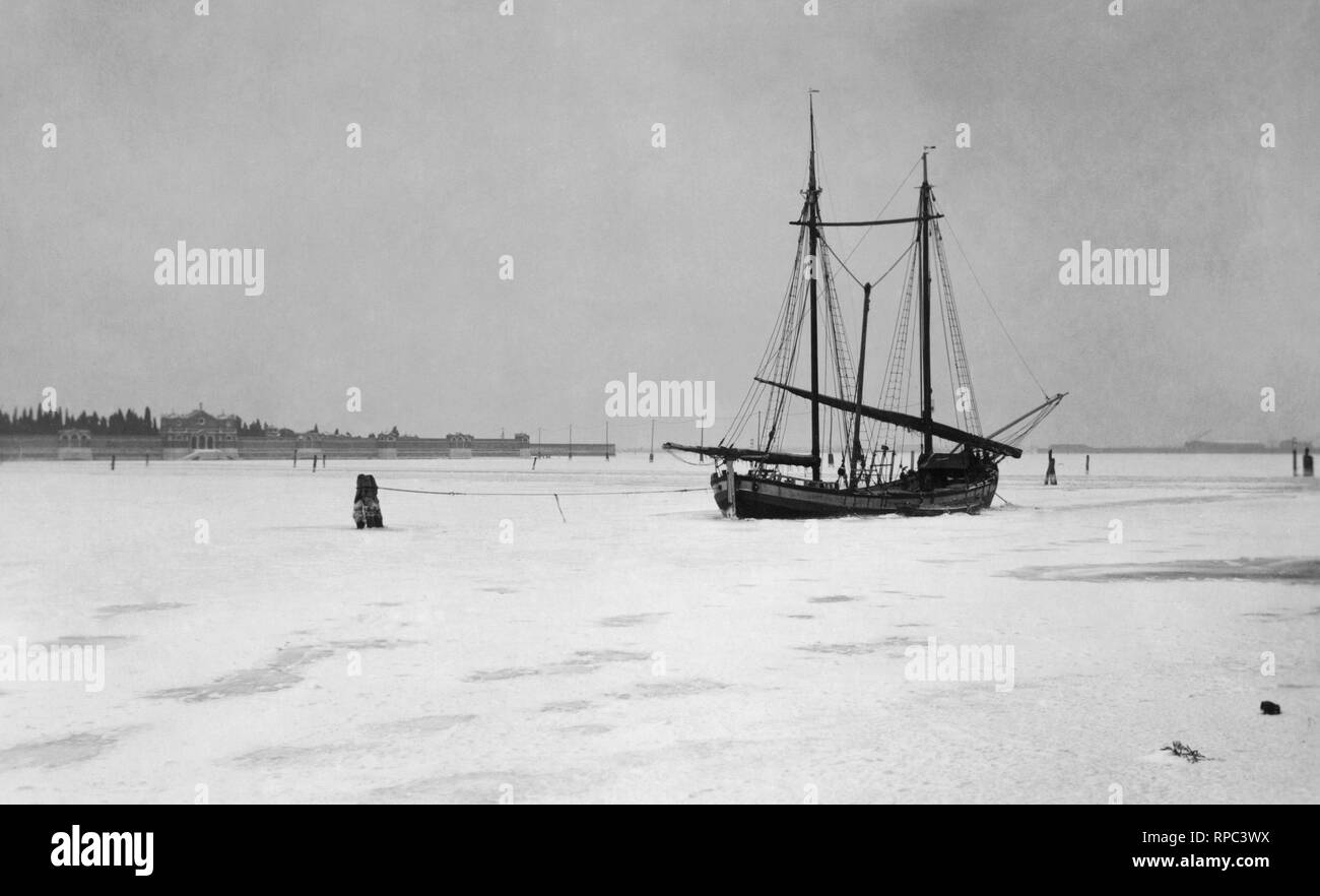 Bragozzo venice hi-res stock photography and images - Alamy