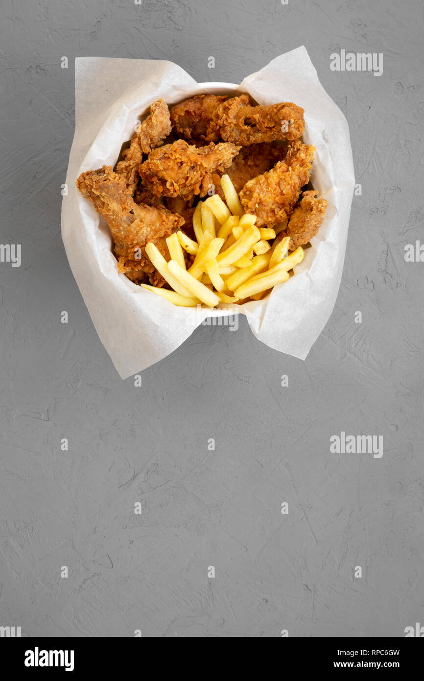 Chicken tenders box hi-res stock photography and images - Alamy