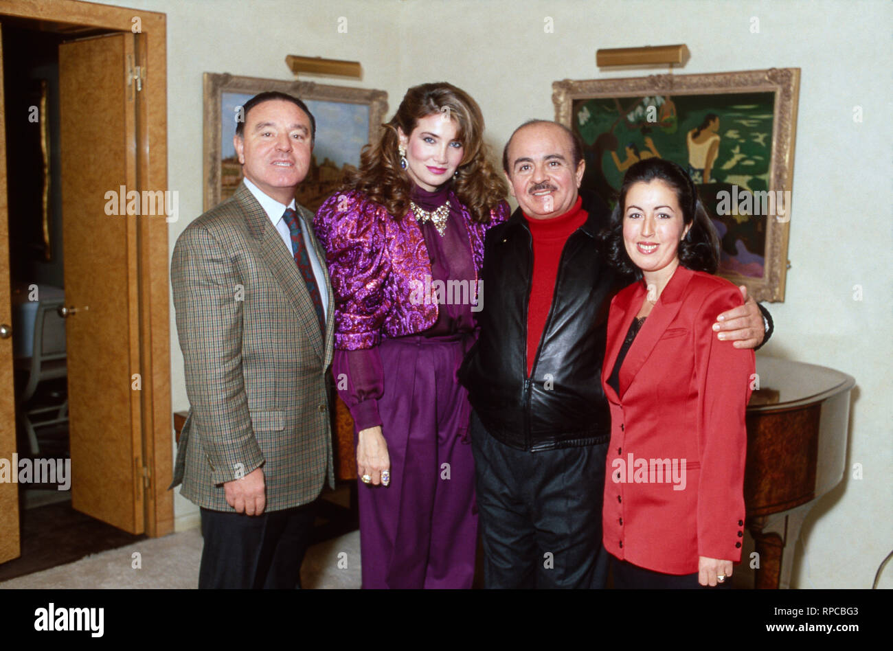 Der arabische Geschäftsmann Adnan Kashoggi mit Ehefrau Lamia (beide ...